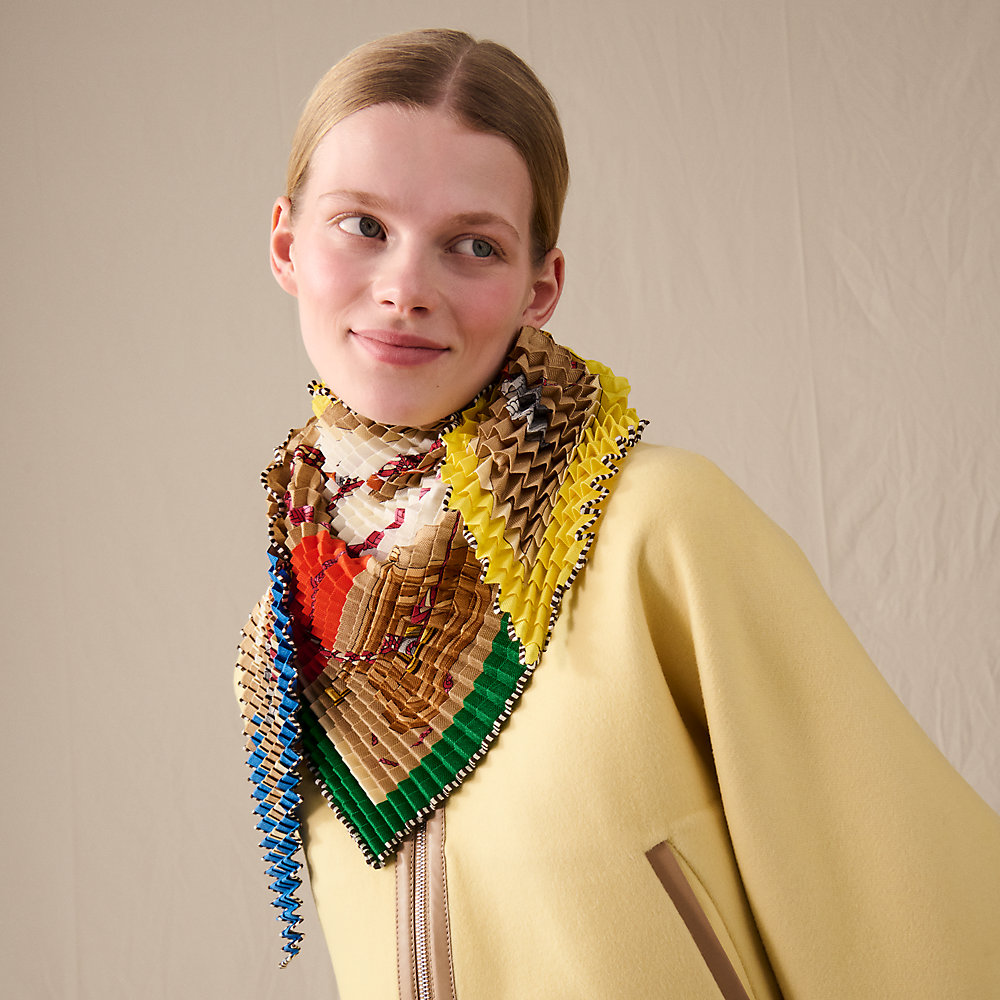 Clic-Clac pleated triangle | Hermès USA